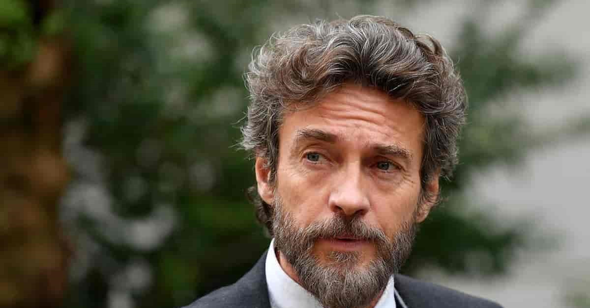 Avete mai visto i figli di Alessio Boni? L'attore è diventato da poco ... Avete mai visto i figli di Alessio Boni? L'attore è diventato da poco ...